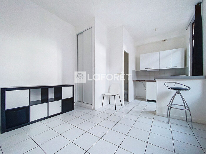 Appartement à louer - Elbeuf, Blin et Blin - 1 pièce