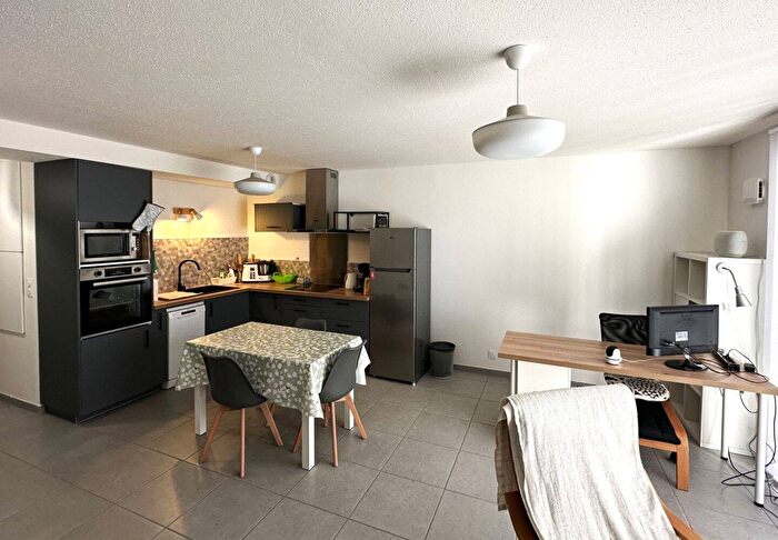 Appartement à louer - Rodez - 2 pièces - 1 chambre