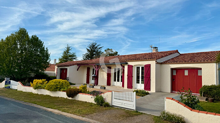 Maison 4 pièces à Angles, à vendre
