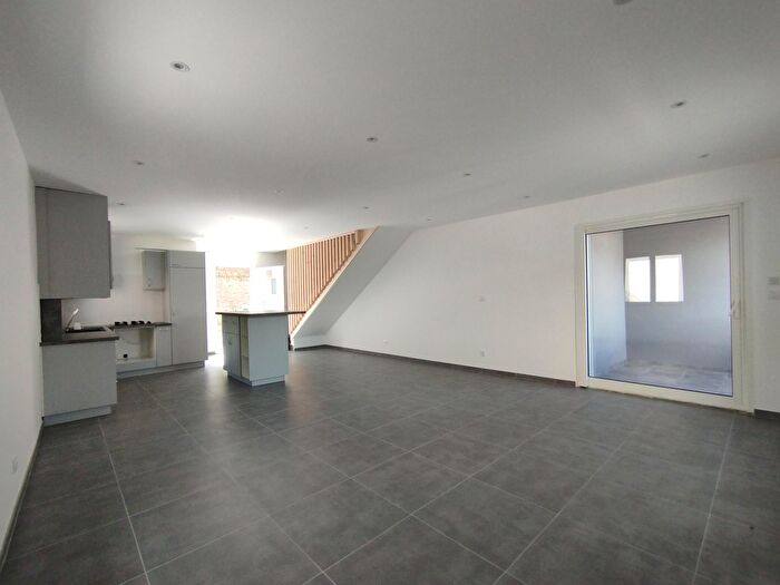 Maison à louer - Saint-Chamond - 4 pièces - 3 chambres