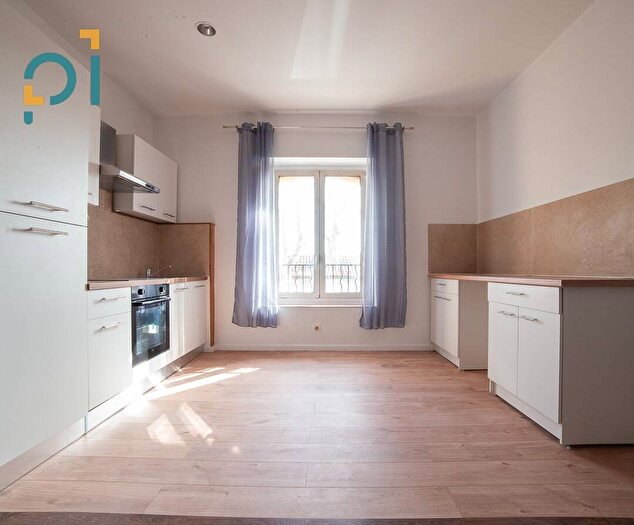 Appartement à louer - Zone Urbaine, Lambesc - 4 pièces - 3 chambres