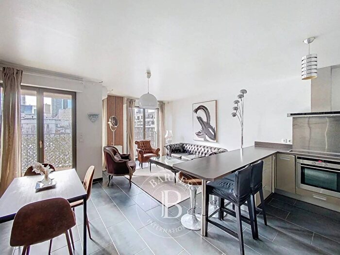 Appartement à louer - Gambetta, Courbevoie - 3 pièces - 2 chambres