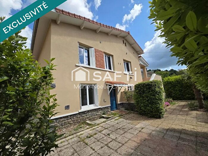 Maison à vendre - Lamastre - 8 pièces - 5 chambres