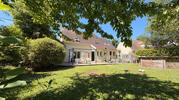 Maison 7 pièces à Thoiry, à vendre