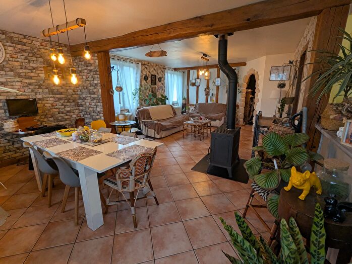 Maison à vendre - Cuise-la-Motte - 4 pièces - 2 chambres