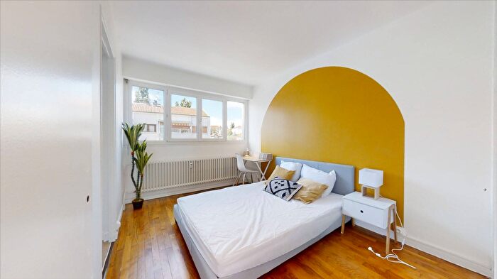 Appartement à louer - Palente, Orchamps, La Combe Saragosse, Besançon - 4 pièces - 3 chambres