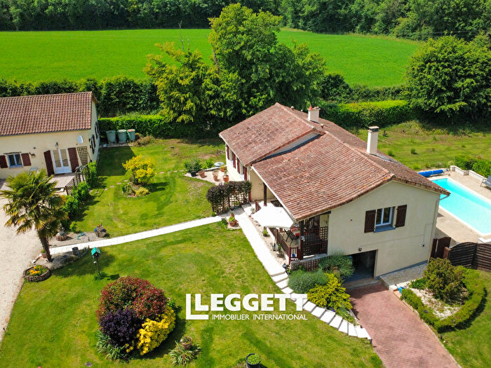 Maison 9 pièces à vendre à Saint-Pierre-dExideuil