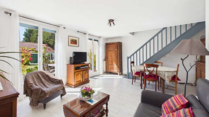 Maison 4 pièces à Corbeil-Essonnes, Moulin Galant, à vendre