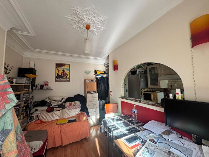Appartement à vendre - Paris e , Jules Joffrin - 2 pièces - 1 chambre
