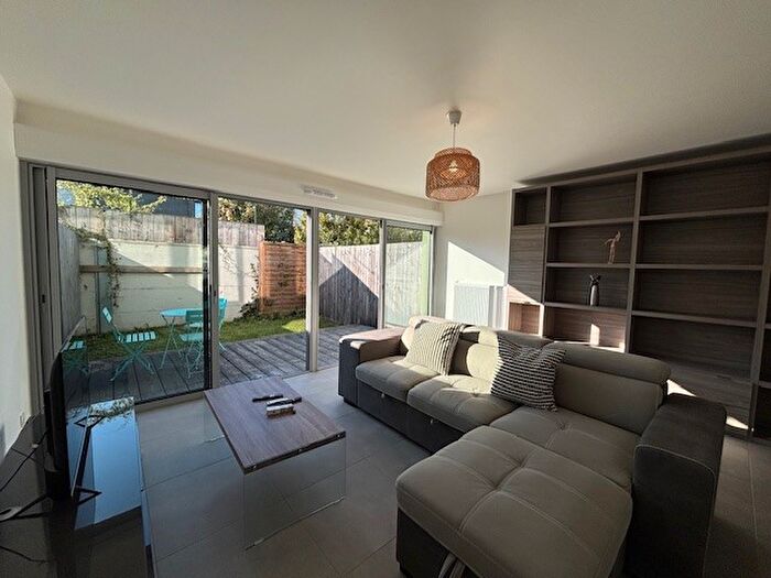 Maison à louer - Bordeaux, Orangers, Les Pins Francs - 4 pièces - 3 chambres