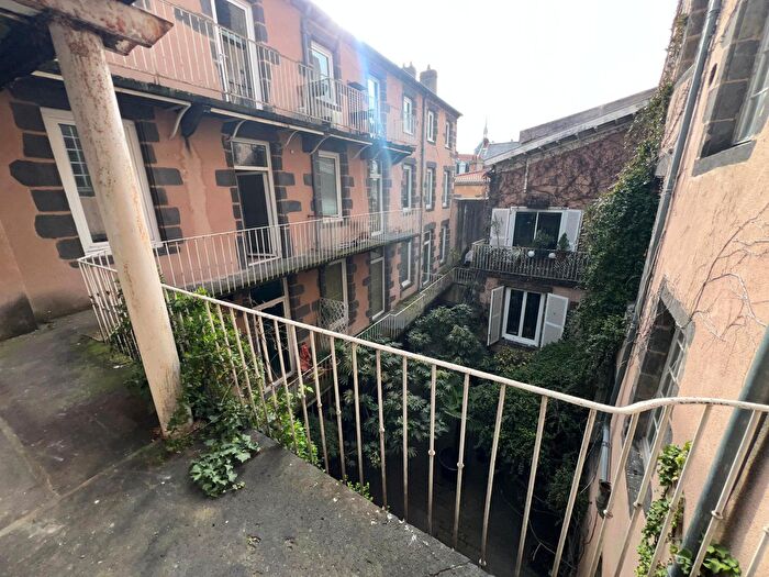 Appartement à louer - Clermont-Ferrand, Jaude, Fontgiève Saint-Alyre - 1 pièce