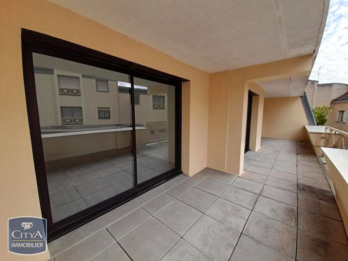 Laval, Hilard : Appartement 4 pièces à louer
