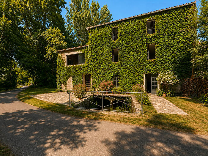 Saint-Dizant-du-Gua - Maison 8 pièces à vendre