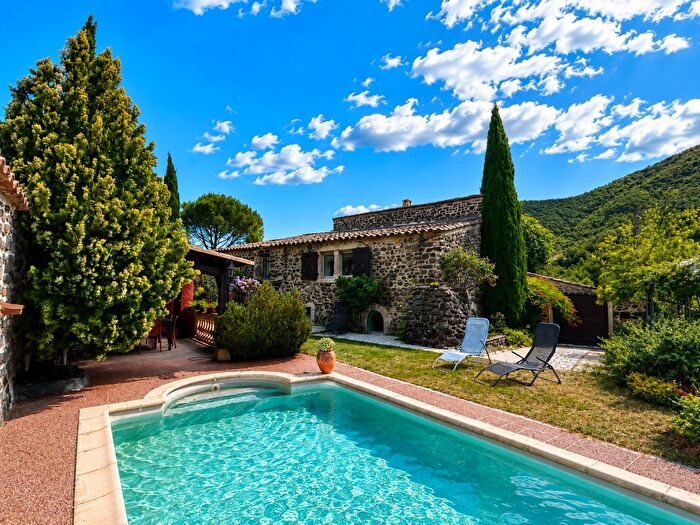 Saint-Martin-le-Supérieur, Saint-Martin-sur-Lavezon : Maison 6 pièces à vendre