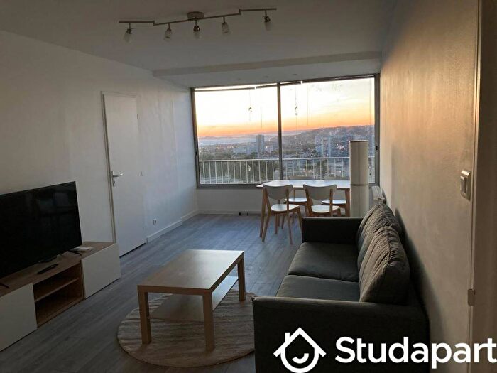 Appartement à louer - La Panouse, Marseille ème arrondissement - 1 pièce - 2 chambres