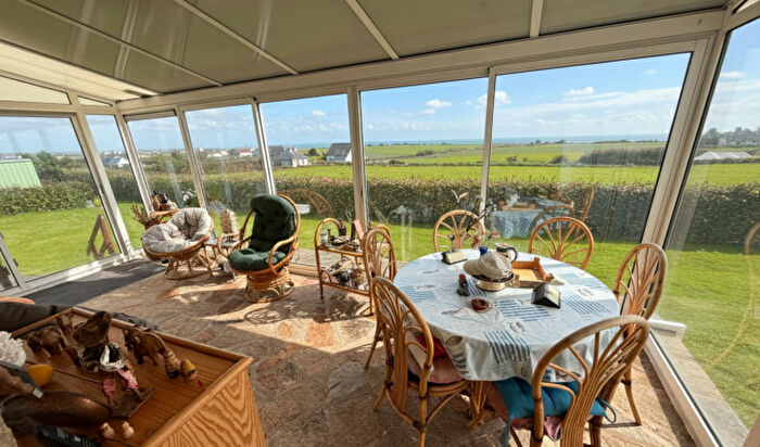 Maison à vendre - Plozévet - 8 pièces - 4 chambres