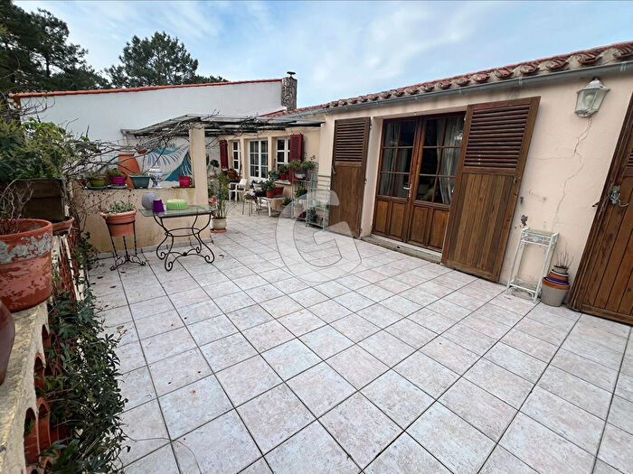 Maisons à vendre et appartements à louer - 1