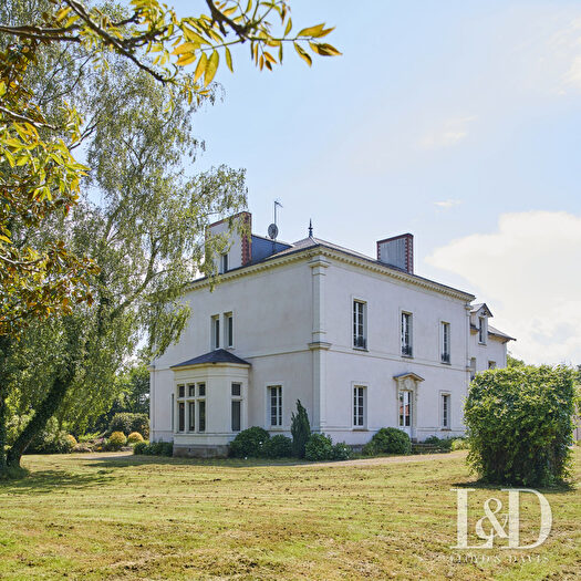 Maison à vendre - Barbechat - 10 pièces - 6 chambres