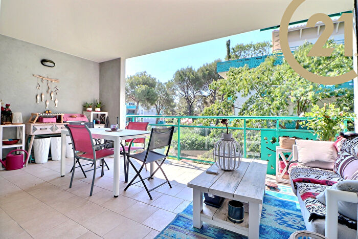 Appartement à vendre - Saint-Raphaël - 3 pièces - 2 chambres