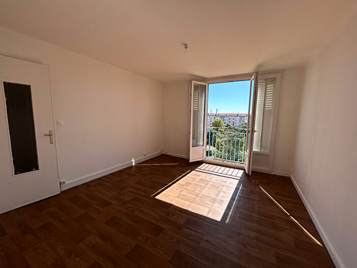 Appartement 3 pièces à louer - Vénissieux, Parilly