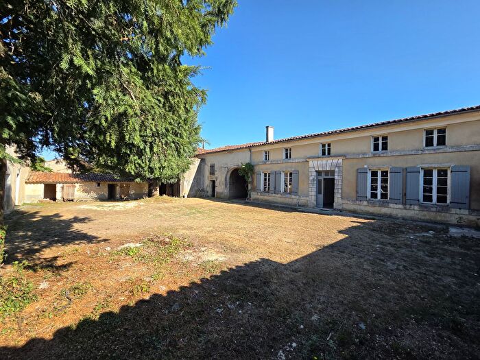 Maison à vendre - Sigogne - 4 pièces