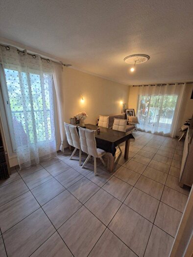 Saint Tronc, Marseille ème arrondissement - Appartement 4 pièces à louer