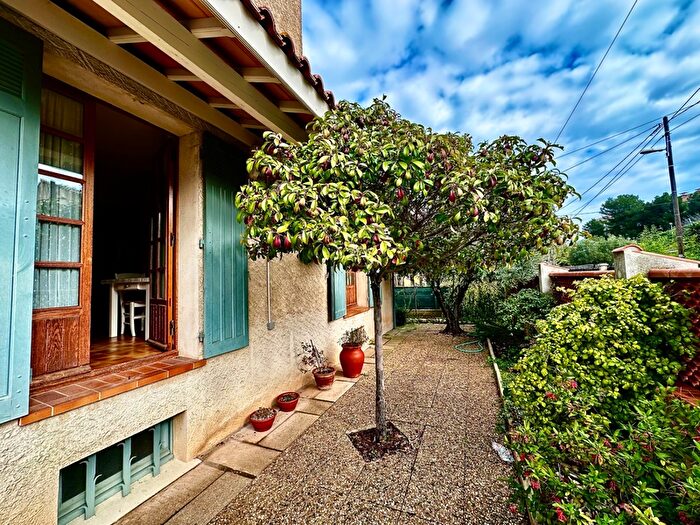 Maison à vendre - Marseille e , Vielle Chapelle - 3 pièces - 2 chambres