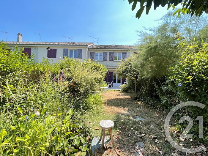 Maison 5 pièces à Le Mesnil-Saint-Denis, à vendre
