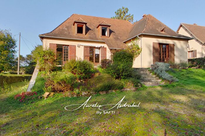 Maison 5 pièces à Couze-et-Saint-Front, à vendre