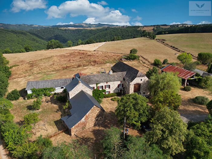 La Salvetat-Peyralès : Maison 9 pièces à vendre