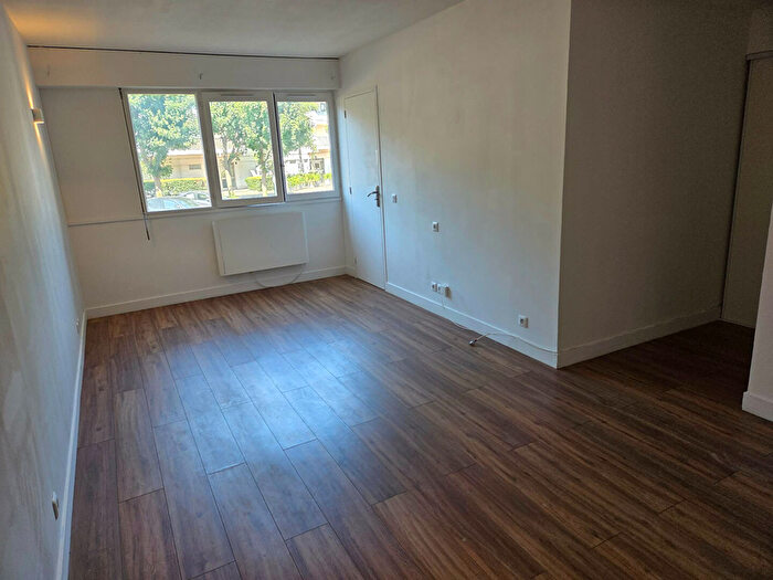 Longjumeau, Centre-ville, Mairie : Appartement 2 pièces à louer
