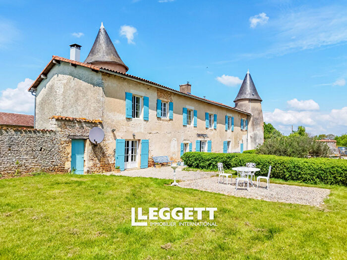 Maison à vendre - Civray - 7 pièces - 4 chambres