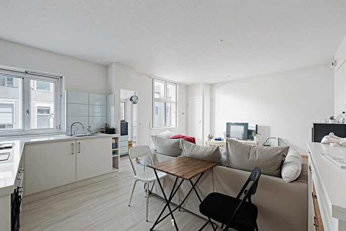 Appartement à vendre - Marseille e , Les Chartreux - 2 pièces - 1 chambre