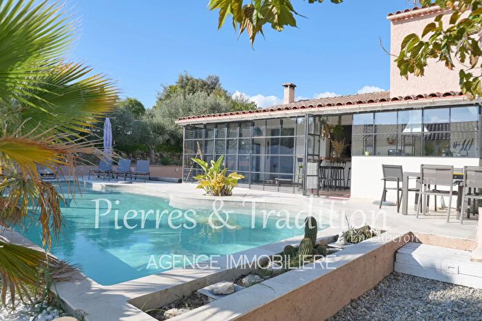 Maison à vendre - Apt - 5 pièces - 3 chambres