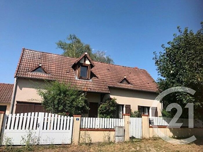 Maison 5 pièces à vendre à Nérondes