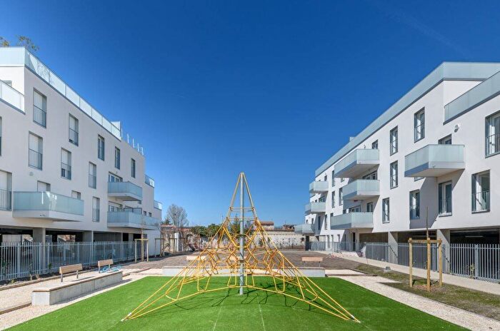 Appartement à louer - Bas Cenon-cours Verdun-Testaud - 4 pièces - 3 chambres