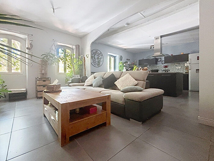 Salon-de-Provence, Centre-ville : Appartement 4 pièces à vendre