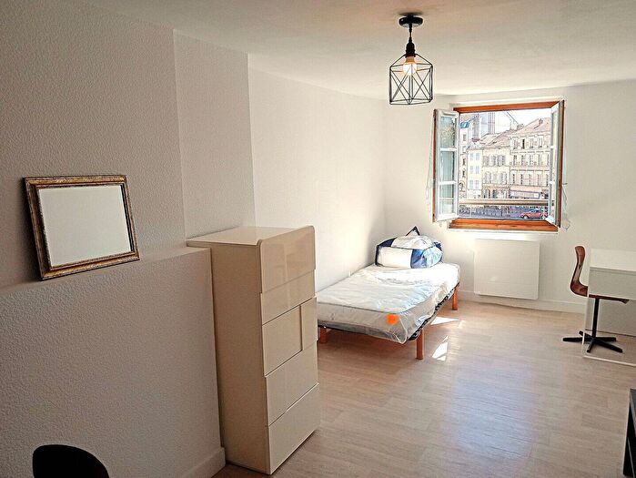 Appartement 1 pièce à Centre-Hôtel de Ville, Limoges, à louer