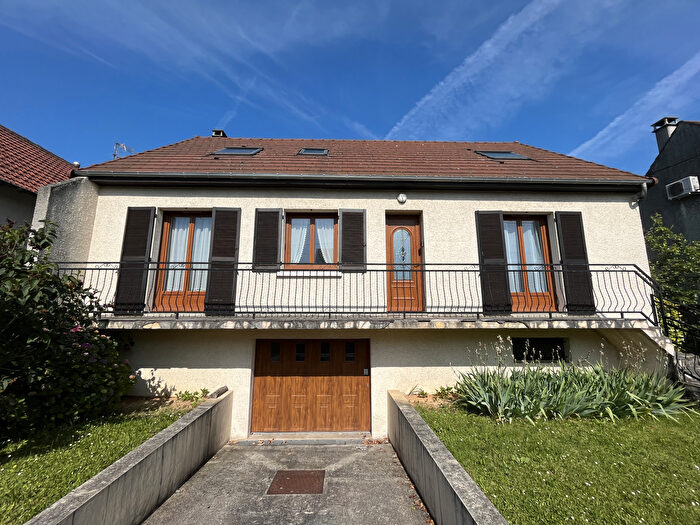 Maison à vendre - Paray-Vieille-Poste - 8 pièces - 5 chambres