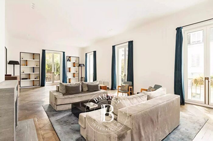 Appartement 5 pièces à louer à Neuilly-sur-Seine, Saint-James, Madrid