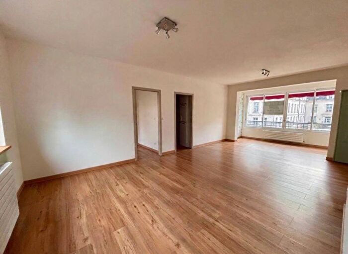 Appartement à louer - Centre Ville, Périgueux - 3 pièces - 2 chambres