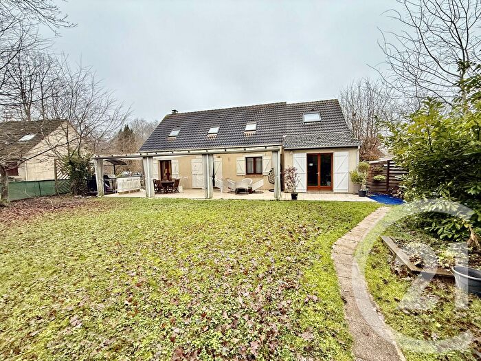 Maison à louer - Bazoches-sur-le-Betz - 5 pièces - 4 chambres