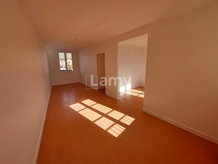 Appartement à louer - Coudes - 3 pièces - 2 chambres