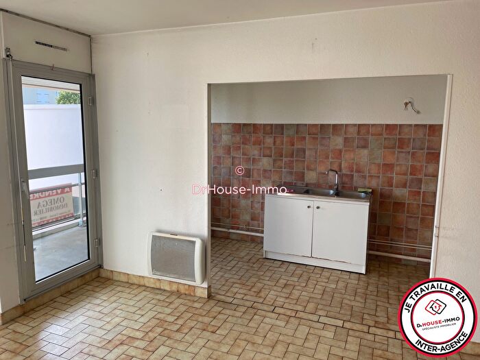 Maisons à vendre et appartements à louer - 1