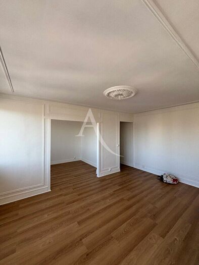 Appartement à louer - Centre Ville, Vitry-sur-Seine - 4 pièces - 2 chambres