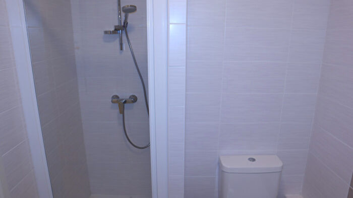 Appartement à louer - Nîmes, Gare - 1 pièce