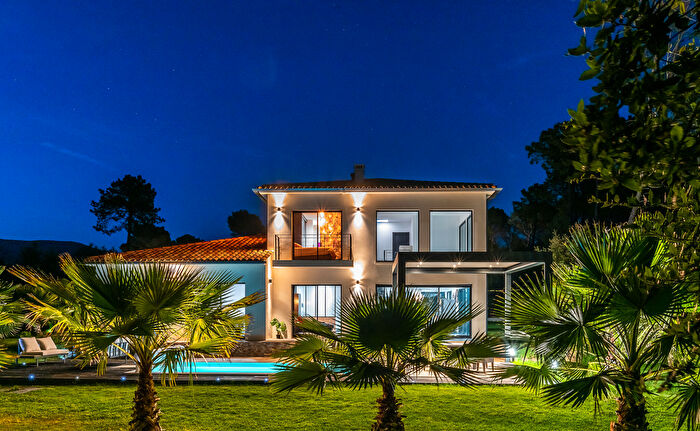 Maison à vendre - Vailhauquès - 5 pièces - 3 chambres