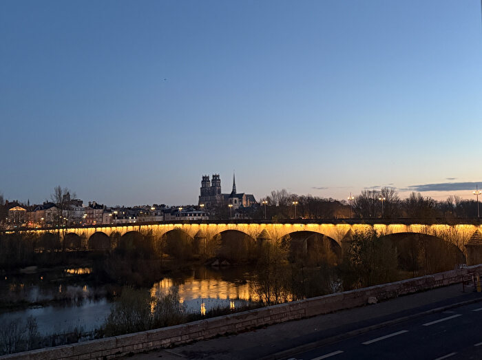 Maison à vendre - Orléans, La Cigogne - 6 pièces - 4 chambres