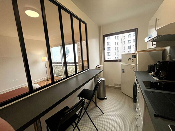 Appartement à louer - Emeriau-Zola, Paris ème arrondissement - 2 pièces - 1 chambre