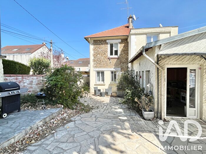 Maison 8 pièces à vendre à Montgeron, Centre-ville, Gare